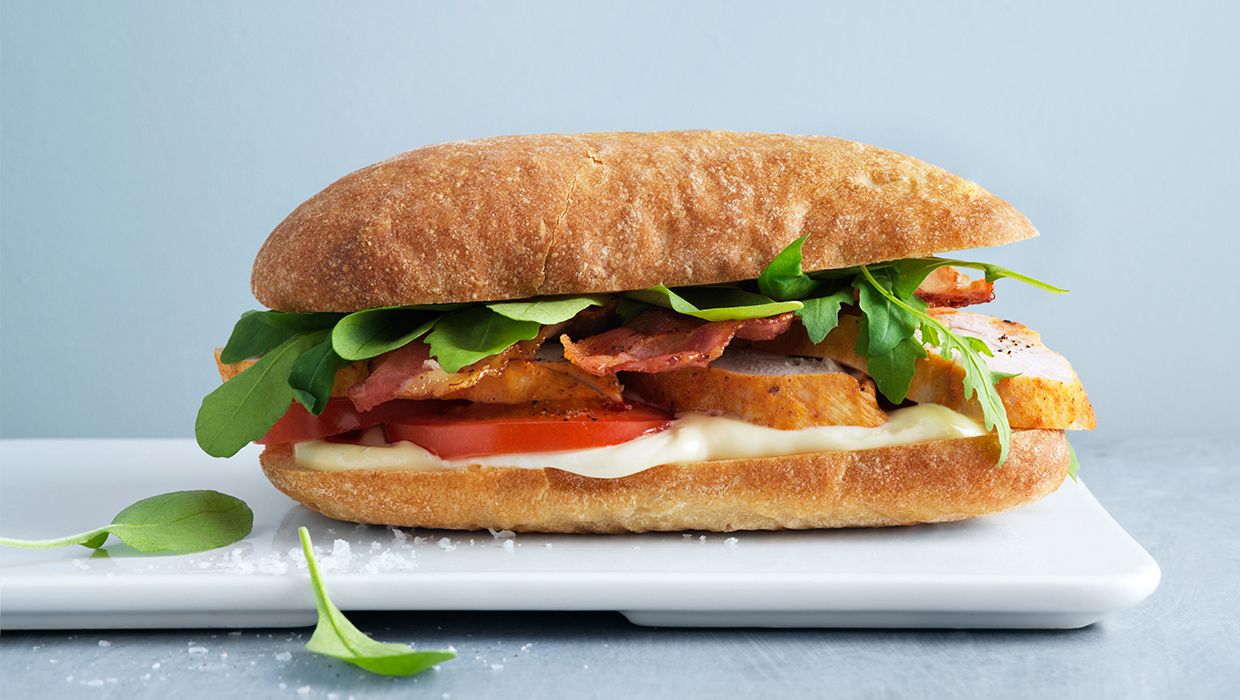 Ciabatta med Kyckling & Bacon | Waynes Coffee – International